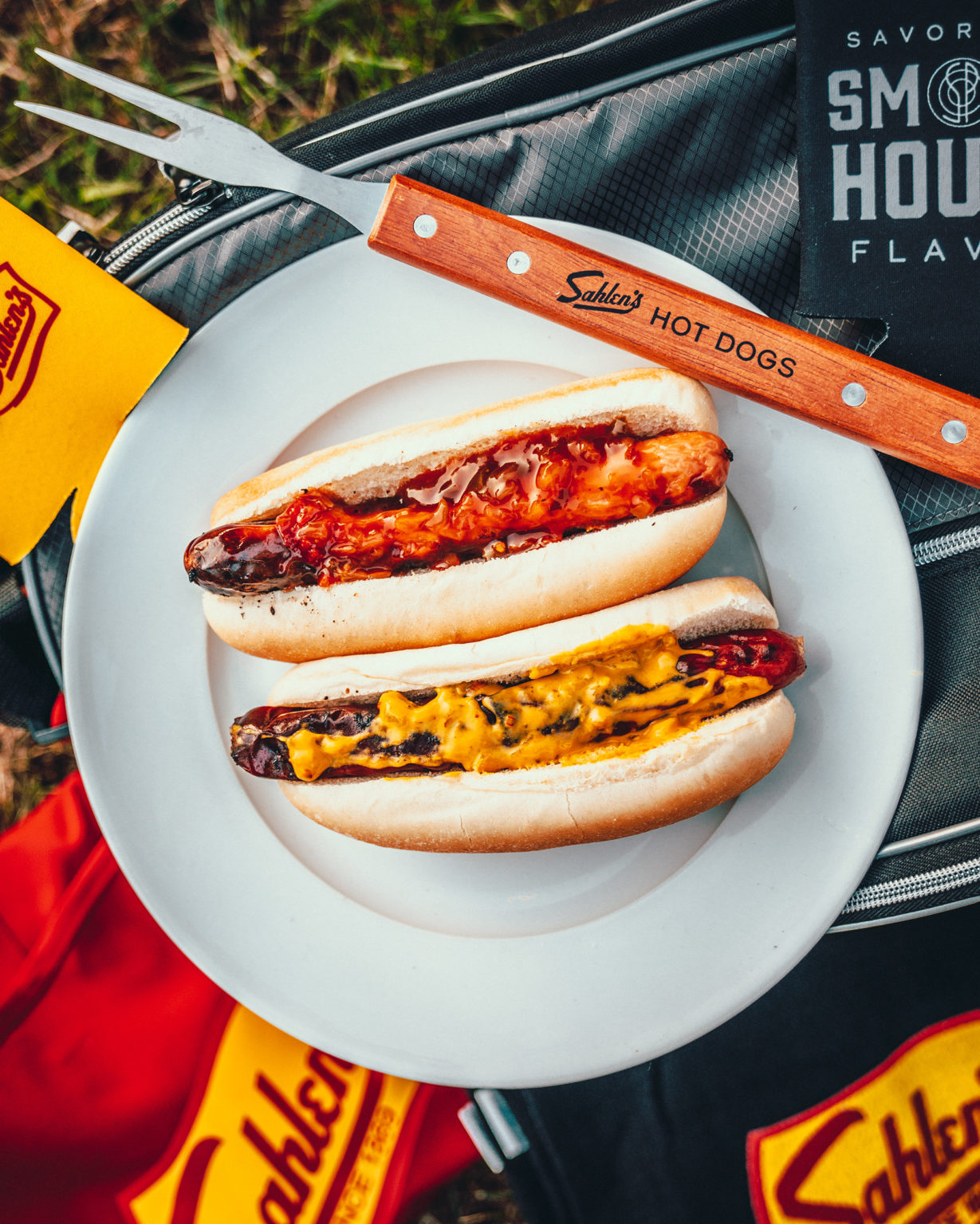 Natural Casing Pork & Beef Hot Dogs | Sahlen Packing Co.