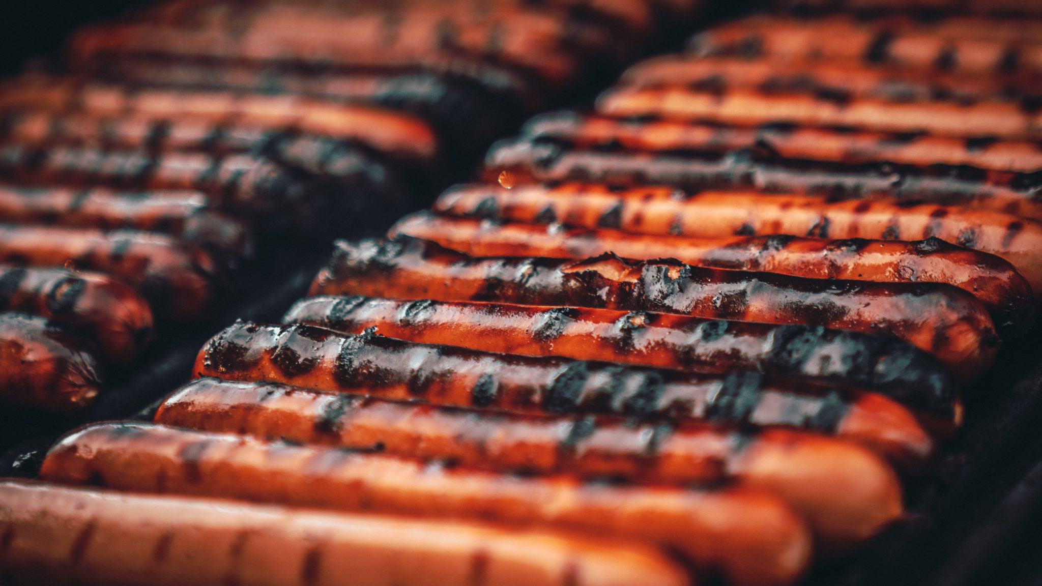 Natural Casing Pork & Beef Hot Dogs | Sahlen Packing Co.